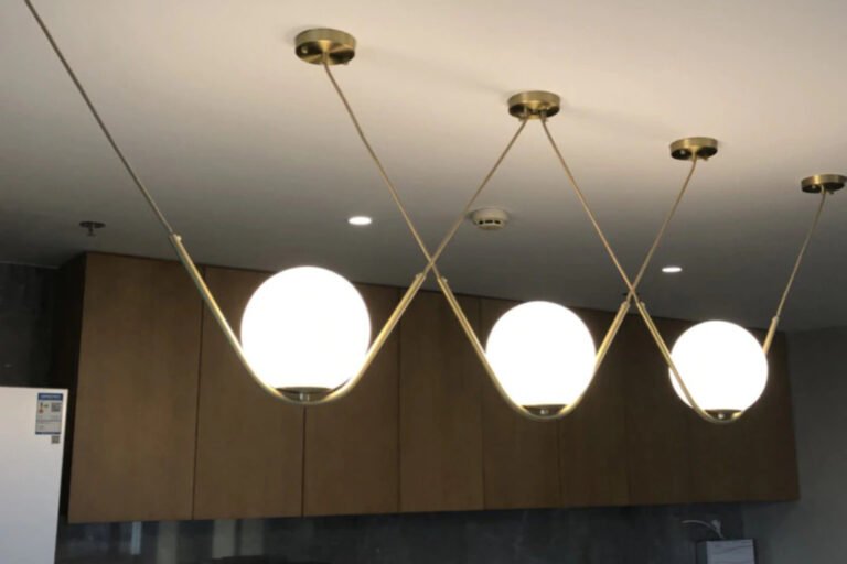 Kekinian Abis, 10 Inpirasi Dekorasi Lampu Cafe Agar Tampil Menarik