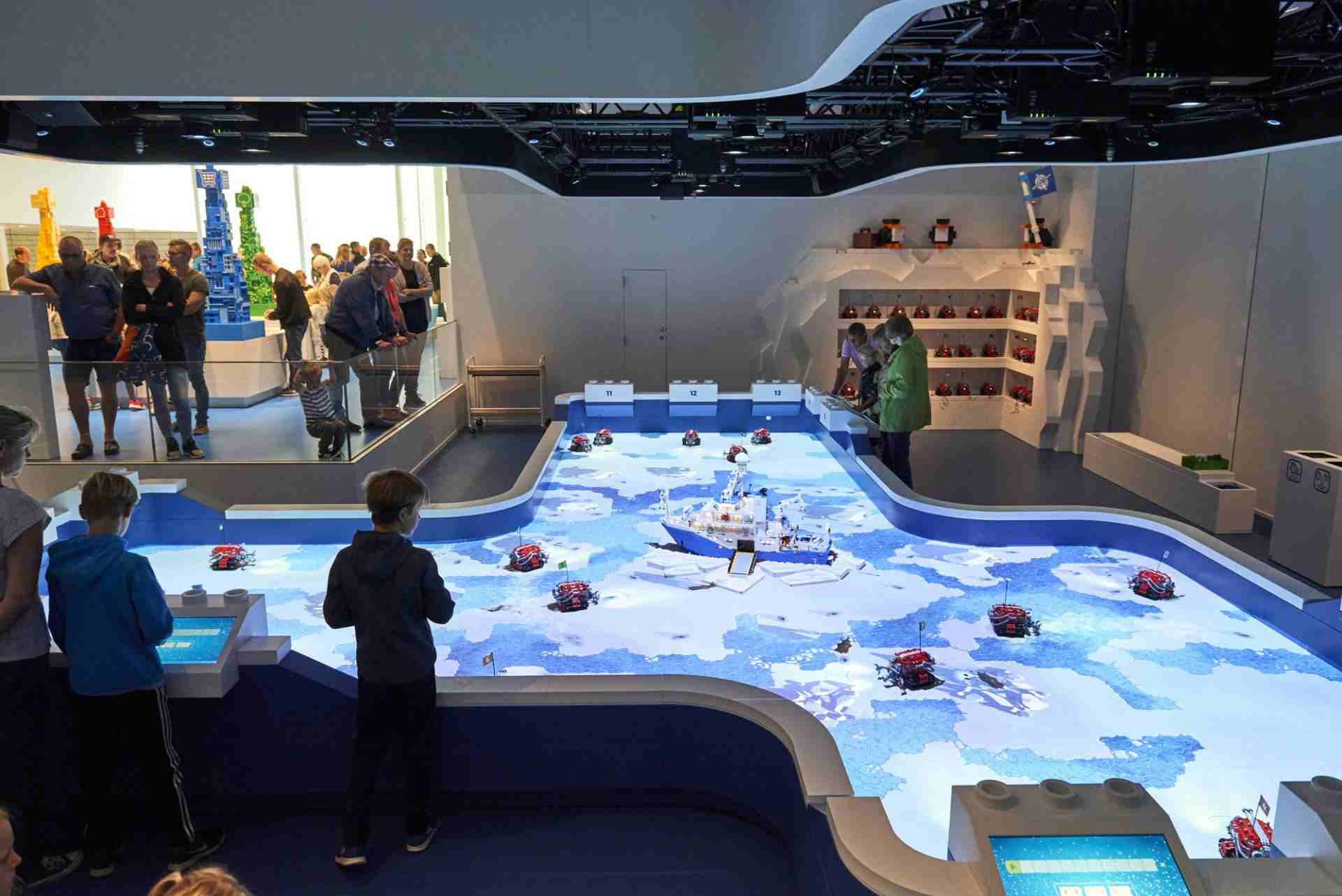 10 Potret Suasana Lego House di Denmark, Bak Berada di Surga Mainan