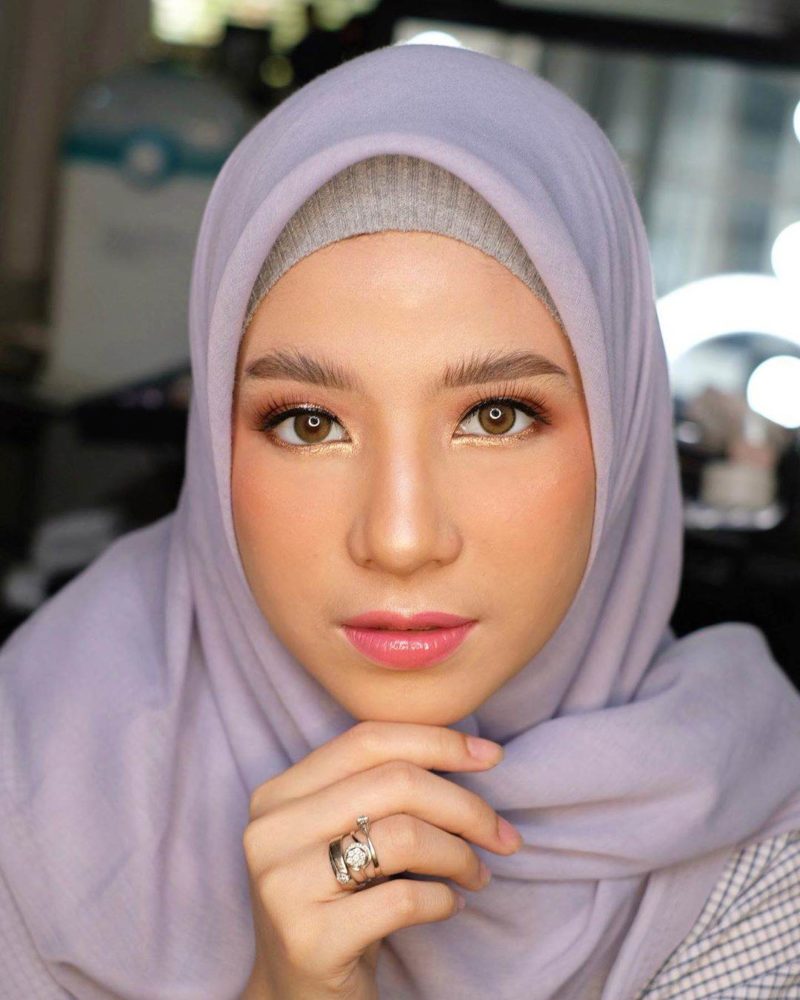 Jadi Mama Muda, 10 Selebriti Ini Dikaruniai Anak di Umur 20an - Dailysia