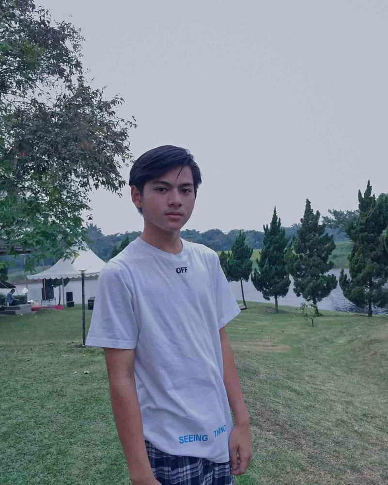 Rey Bong - Biodata, Profil, Fakta, Umur, Agama, Pacar, Film