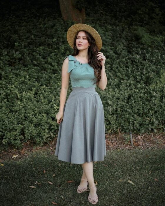 10 Inspirasi OOTD Bertema Vintage, Tampil Klasik dan Simpel - Dailysia