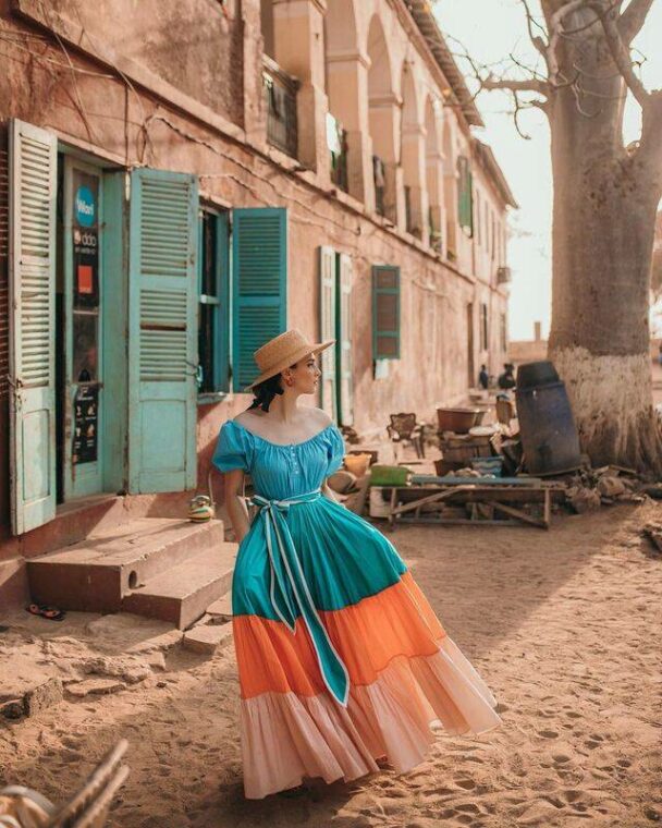 10 Inspirasi OOTD Bertema Vintage, Tampil Klasik dan Simpel - Dailysia