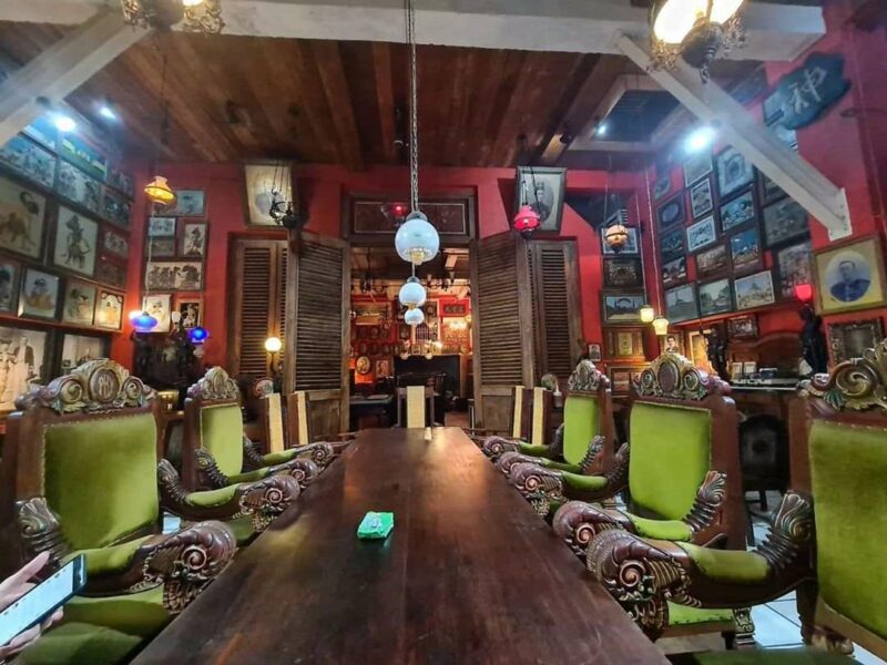 Penuh Barang Antik, 10 Potret Rumah Ahmad Dhani yang Nyentrik - Dailysia