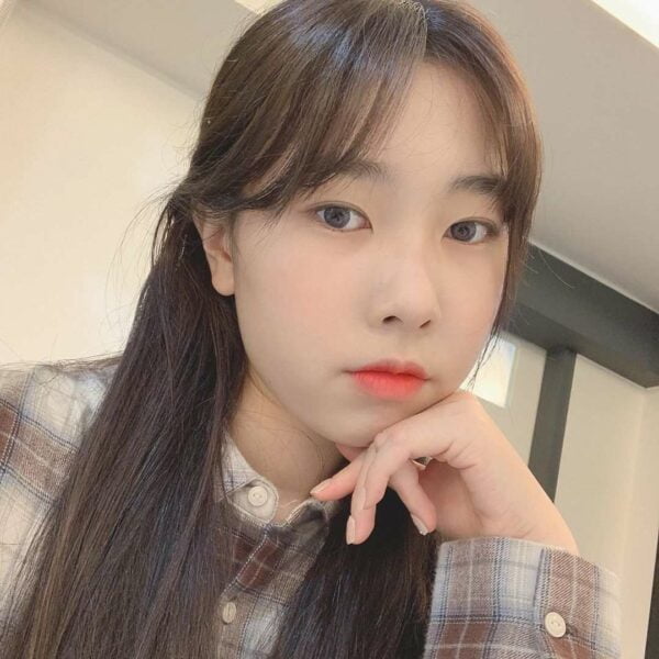 Hayeon - Biodata, Profil, Fakta, Umur, Agama, Pacar, Karier