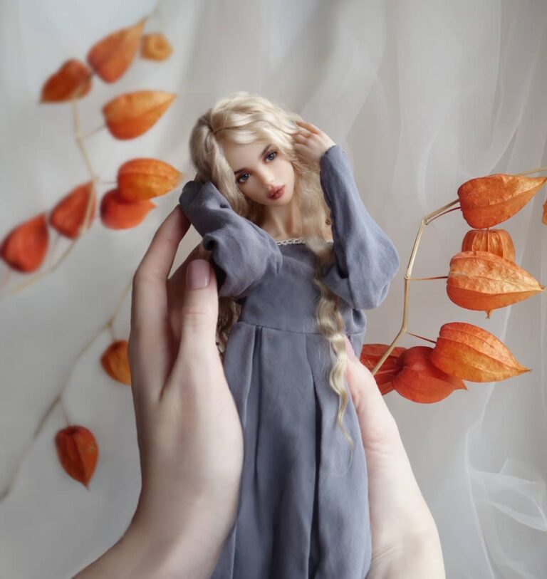 10 Potret Boneka Mirip Manusia, Susah Dibedain dengan yang Asli - Dailysia