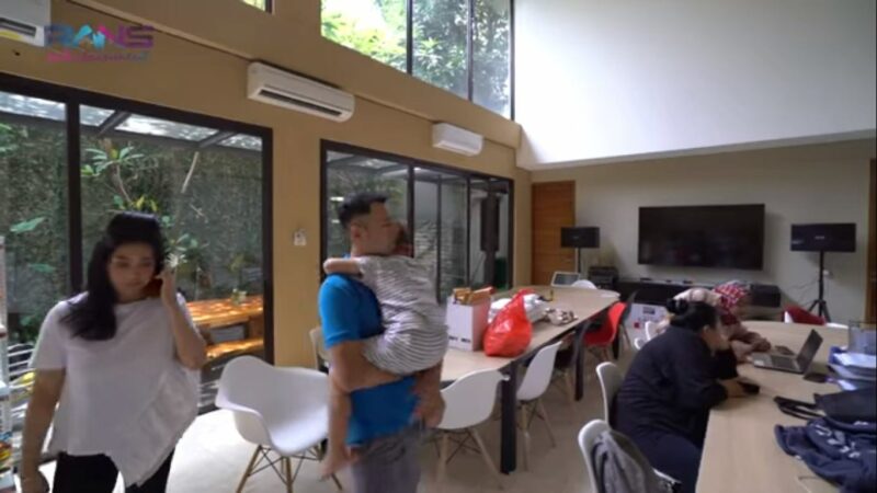 10 Potret Kantor Rans Entertainment, Lengkap dengan Pojok Camilan ...