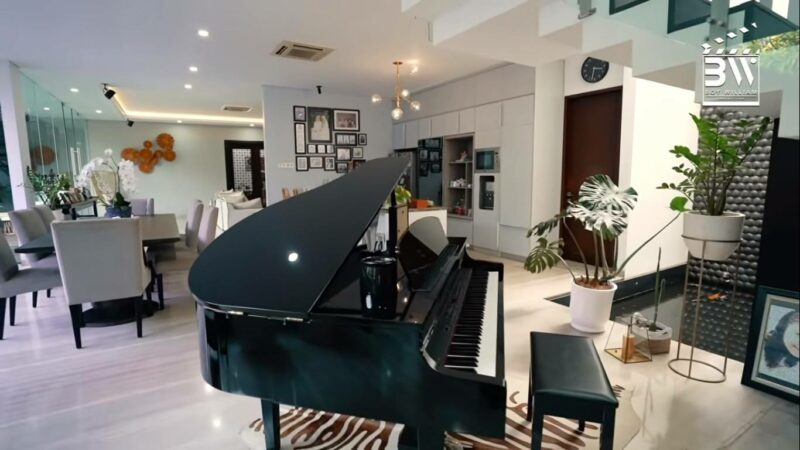 10 Potret Rumah Megah Rossa yang Bak Resort Mewah - Dailysia