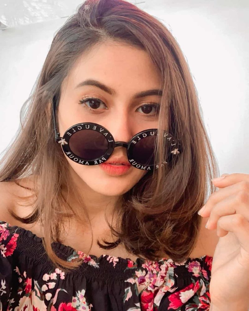 10 Pesona Billa Reforma Devi, SPG Good Ponsel yang Viral di TikTok ...