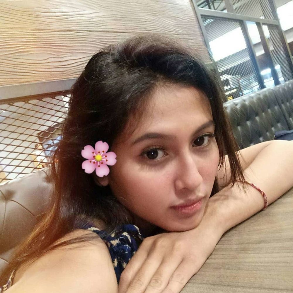 10 Pesona Billa Reforma Devi, SPG Good Ponsel yang Viral di TikTok ...