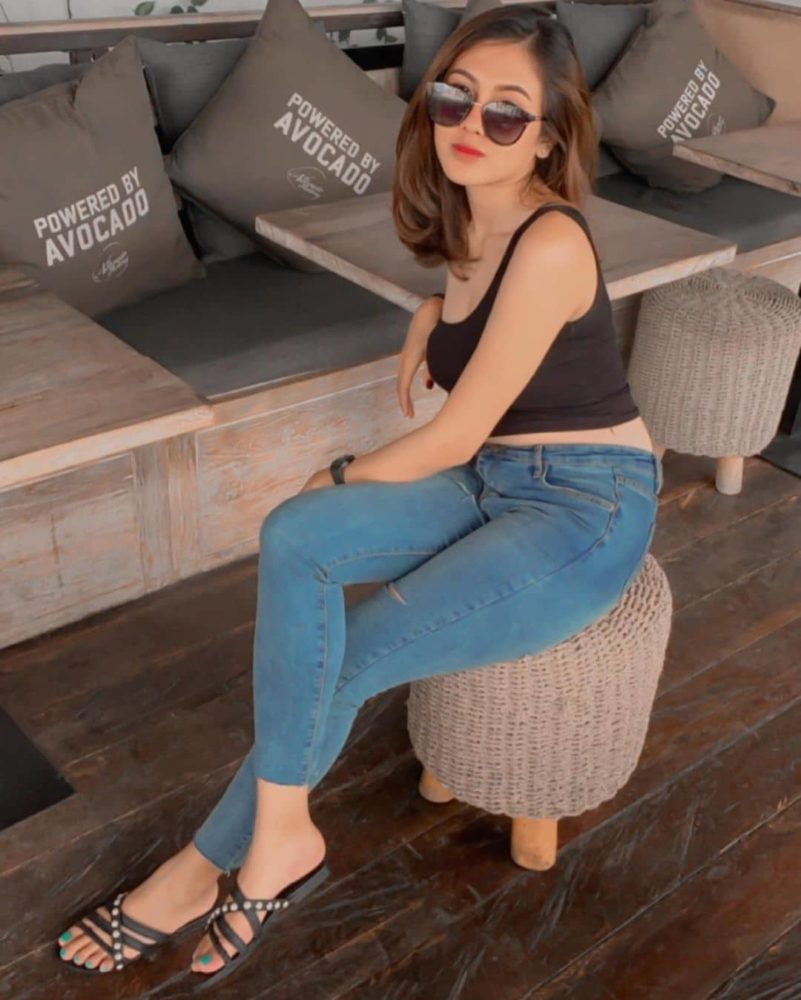 10 Pesona Billa Reforma Devi, SPG Good Ponsel yang Viral di TikTok - Dailysia