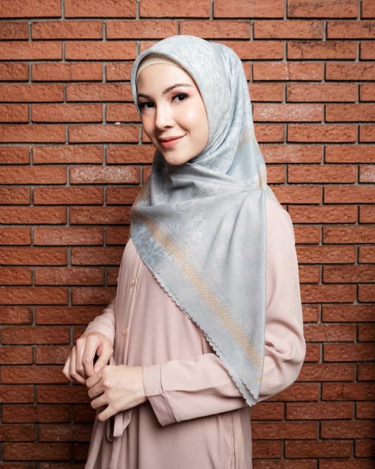 Ratna Galih - Biodata, Profil, Fakta, Umur, Agama, Suami, Film