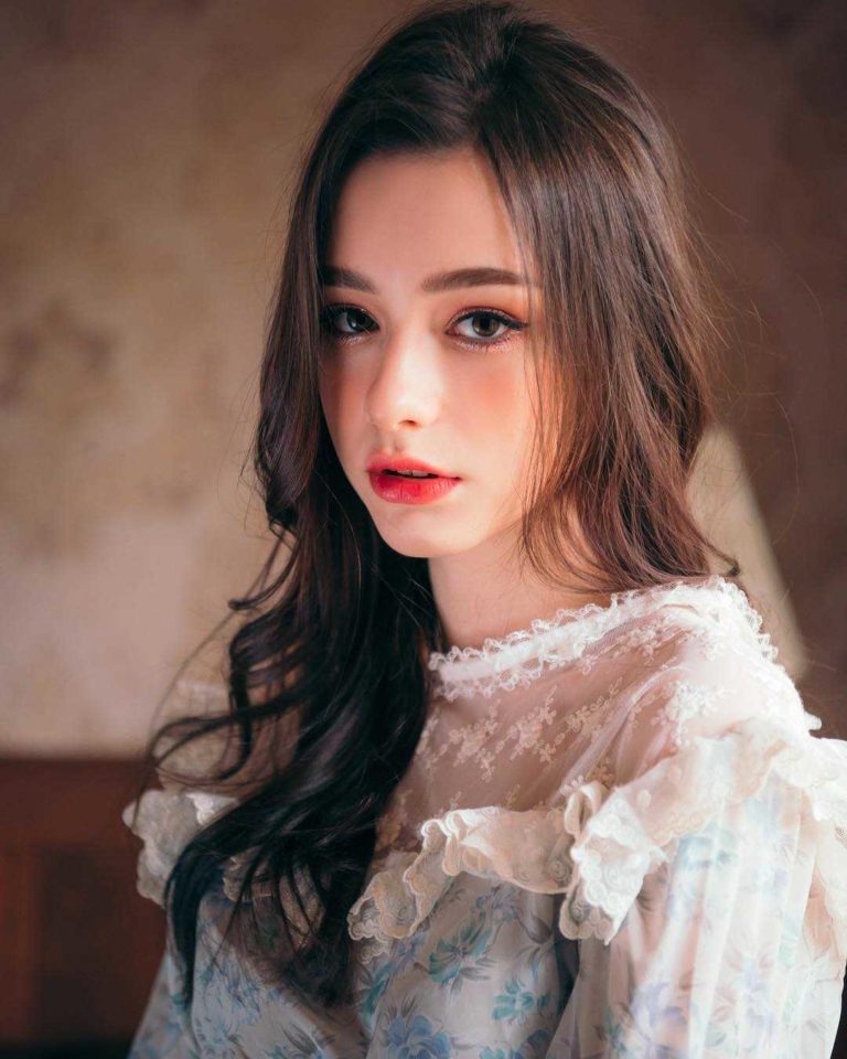 Menawan, 10 Pesona Dasha Taran yang Curi Perhatian Agency Korea - Dailysia