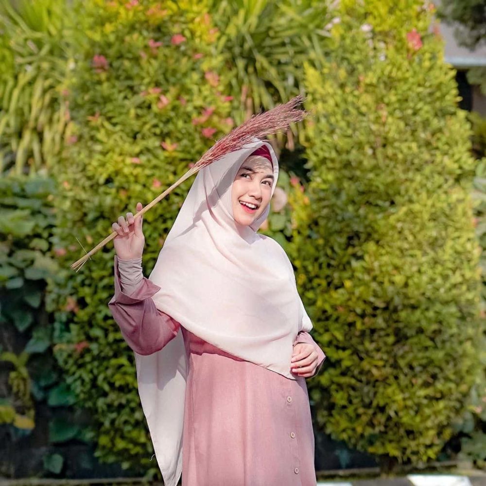 Anisa Rahma - Biodata, Profil, Fakta, Umur, Agama, Suami, Film