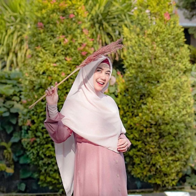 Anisa Rahma - Biodata, Profil, Fakta, Umur, Agama, Suami, Film