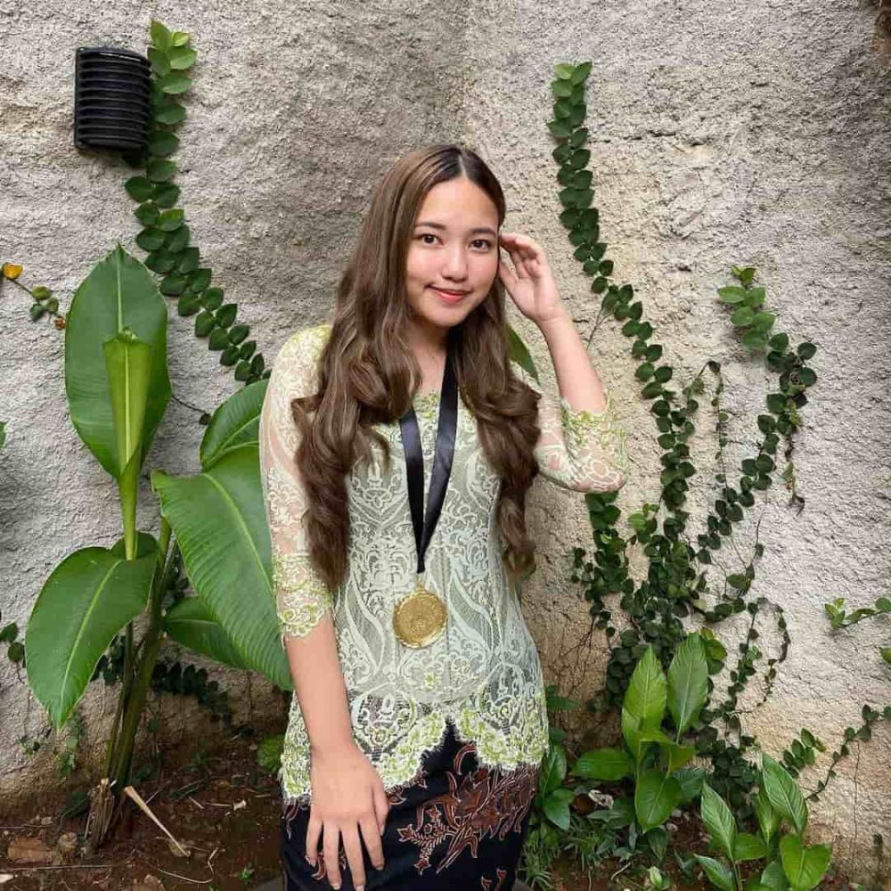 10 Pesona Anisah Yoshida, Kakak Dwi Assegaf yang Kini Jadi Selebgram ...