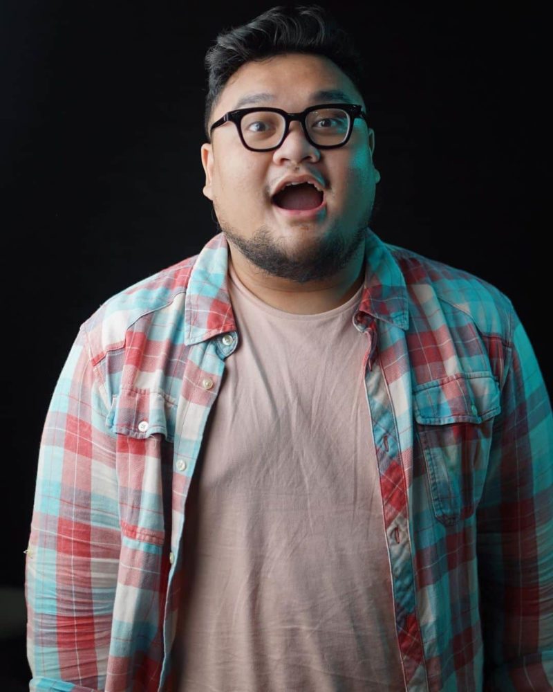 10 Potret Food Vlogger Bang Mpin yang Suka Review Kuliner Street Food ...