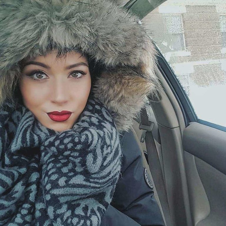 Chelsey Frank - Biodata, Profil, Fakta, Umur, Agama, Suami,