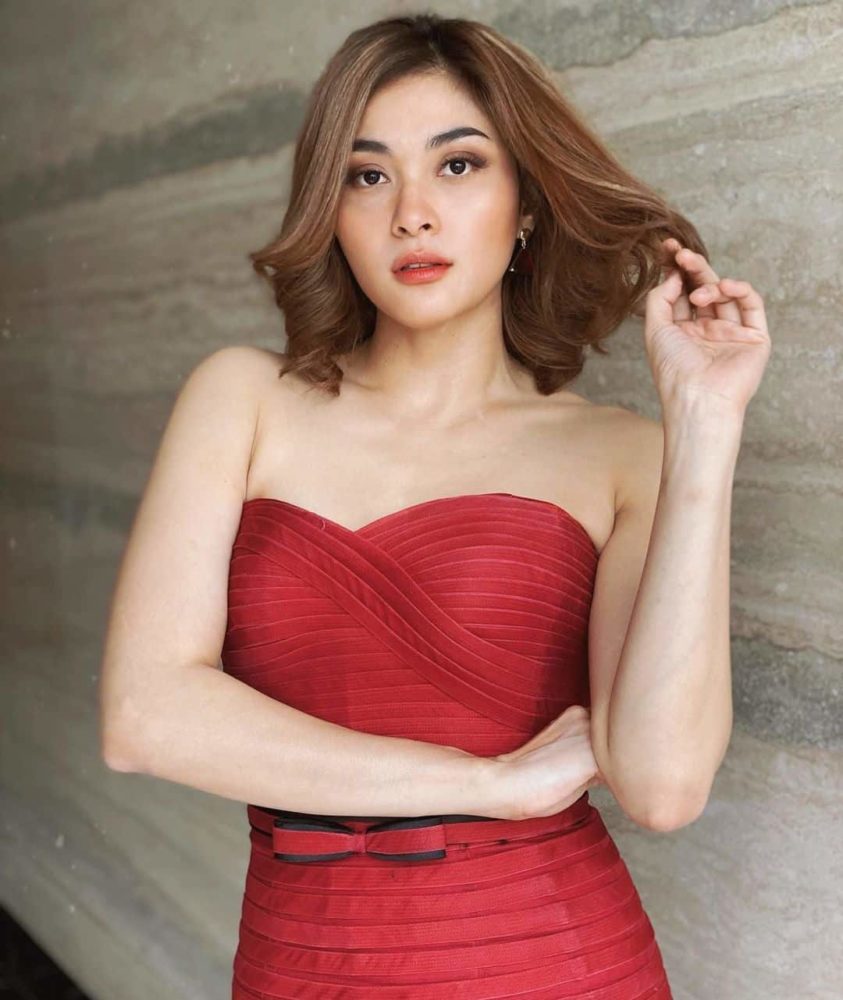 Blasteran Indonesia Filipina, Ini 10 Pesona Fina Phillipe yang Menawan ...