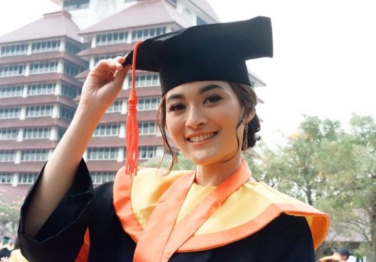 Blasteran Indonesia Filipina, Ini 10 Pesona Fina Phillipe yang Menawan ...