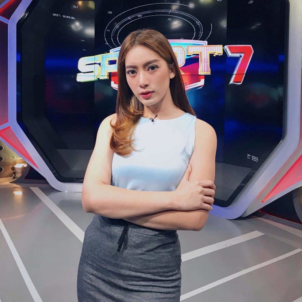 10 Potret Harly Valentina, Presenter yang Jago Bawakan Acara Olahraga