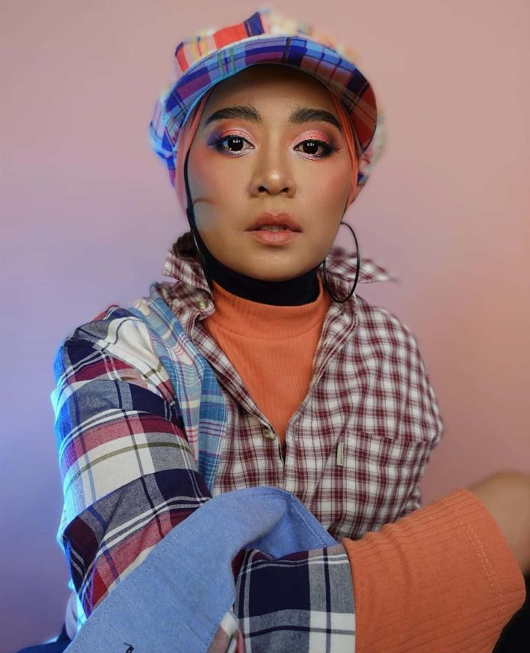 10 Potret Ini Vindy, Beauty Vlogger yang Lucu dengan Logat Medok - Dailysia