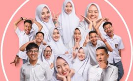 Bersuara Merdu, Ini 10 Potret Cheryll Member Grup Vokal Putih Abu-Abu