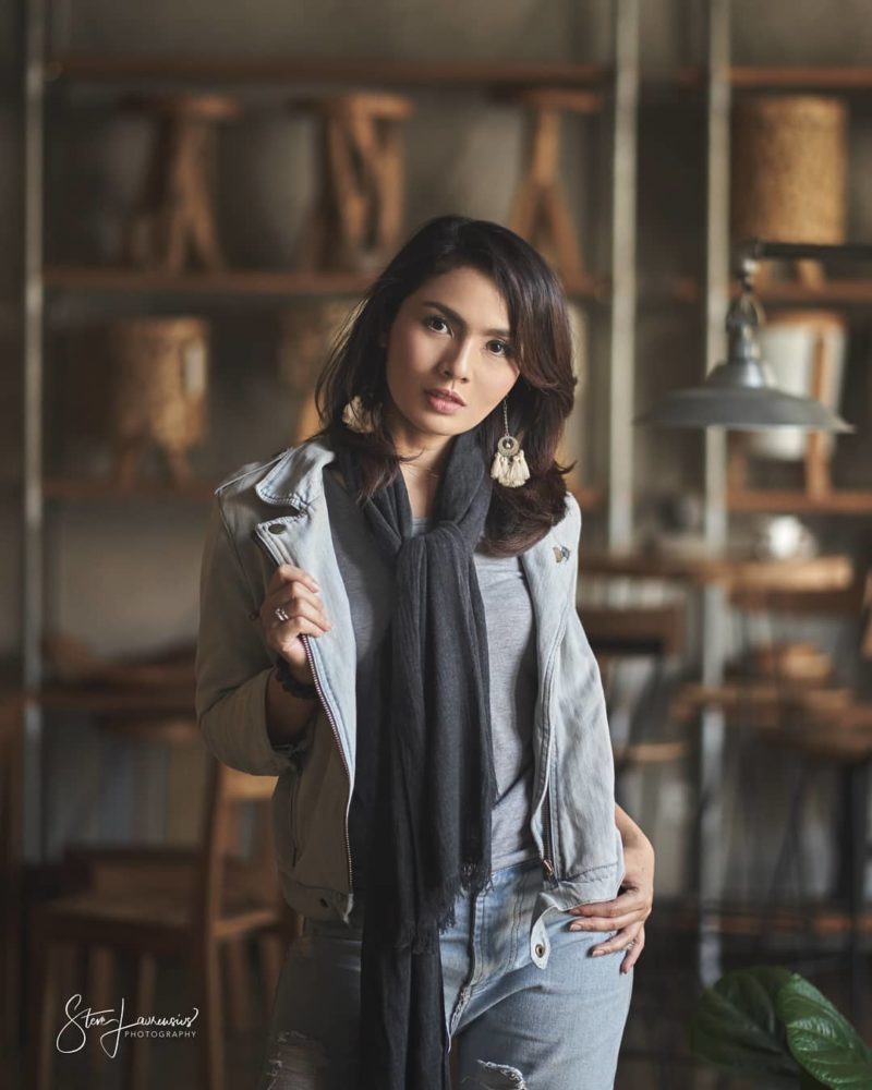 10 Pesona Widi Dwinanda, Aktris dan Presenter yang Masih Bak ABG - Dailysia