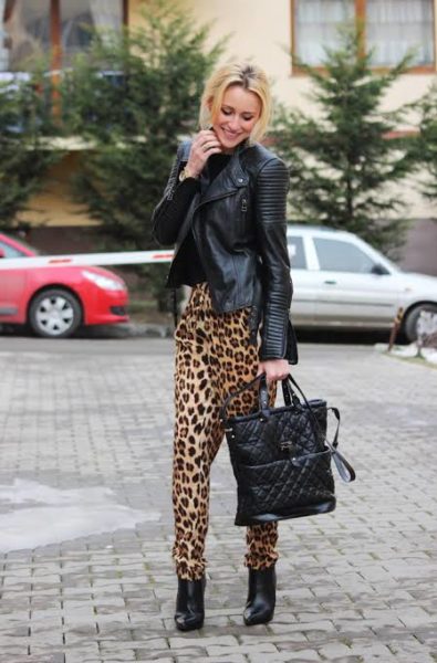 10 Padu Padan Stylish dengan Baju Corak Macan Tutul - Dailysia