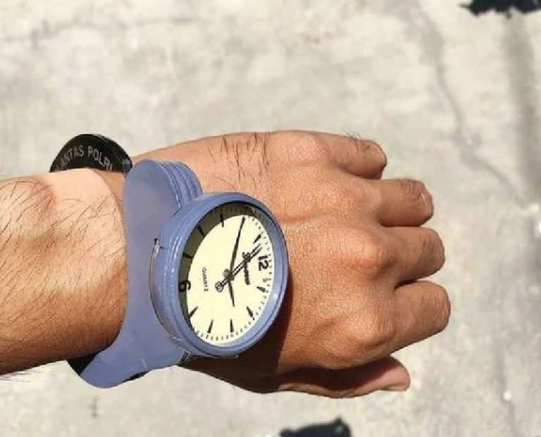 10 Desain Jam Tangan Paling Unik, Keren Sih Tapi Nyeleneh - Dailysia