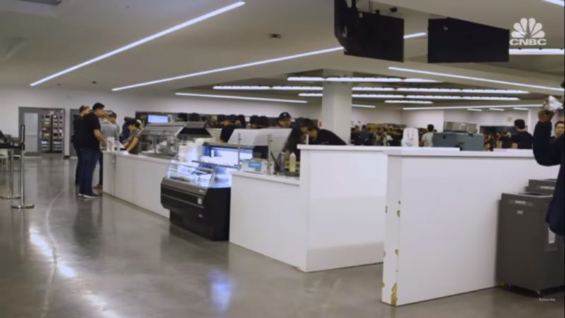 Penuh dengan Robot, 10 Potret Pabrik Tesla Gigafactory 1 di Nevada ...