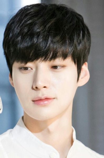 Manly Abis, 10 Gaya Rambut Pria Populer dan Kekinian - Dailysia