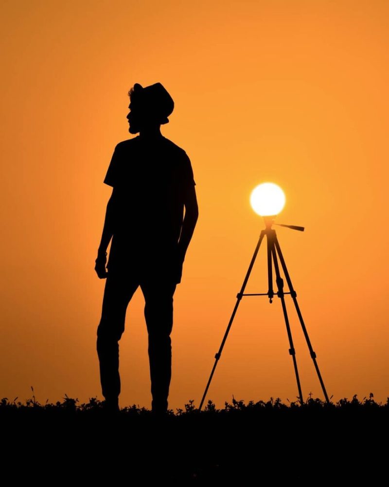 Indah dan Kreatif, 10 Potret Siluet Saat Matahari Terbenam - Dailysia