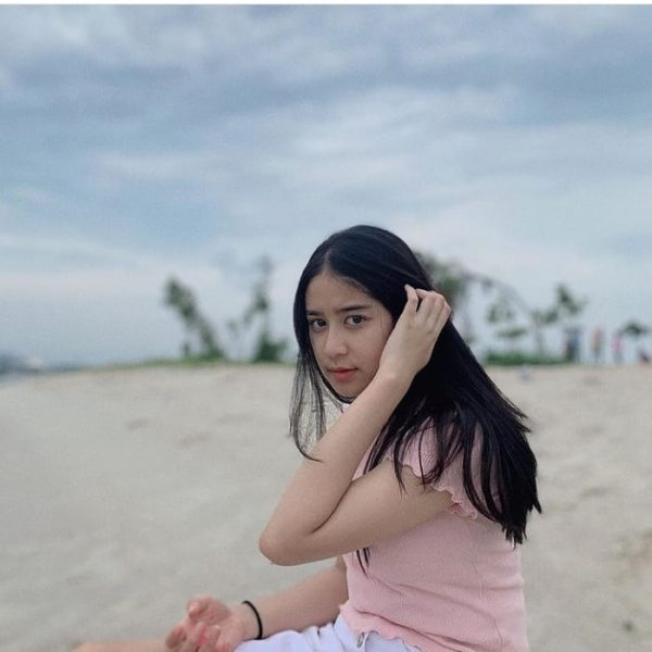10 Pesona Alin Fauziah, Selebgram dan TikToker yang Punya Wajah Imut