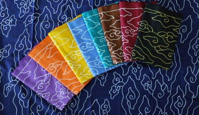 Keunikan Batik Megamendung, Motif Khas Cirebon yang Terinspirasi dari ...