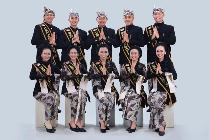 Beraneka Ragam, 10 Pakaian Adat Jawa Timur yang Kerap Dipakai Saat ...
