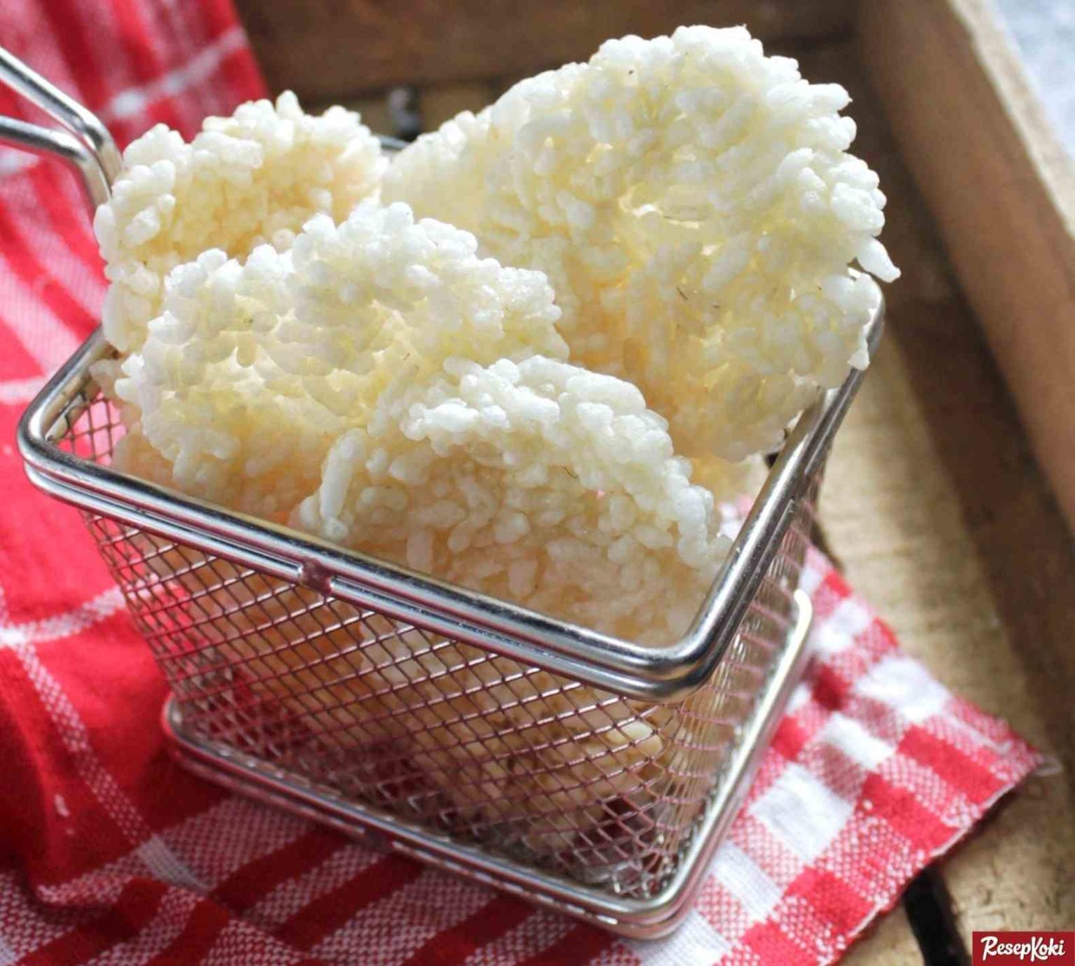 Kriuk, 10 Jenis Kerupuk yang Enak Sebagai Pendamping Makanan - Dailysia