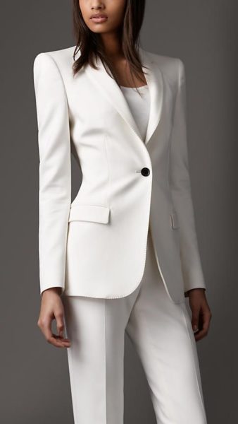 Next Luxury, 10 Dress Code All White yang Bikin Stunning - Dailysia