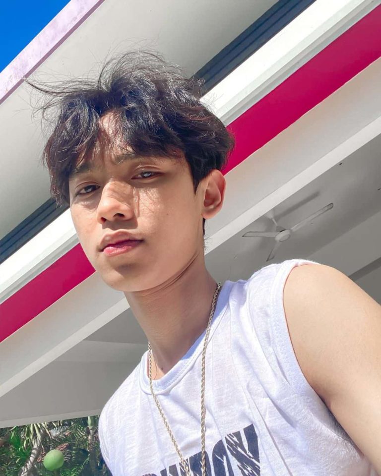 10 Potret Raka Rizky 'Heiraks', Seleb Medsos Idola Remaja