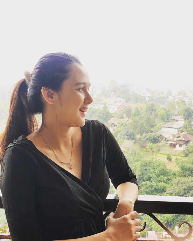 10 Pesona Meiza Aulia Coritha, Istri Eza Gionino yang Menawan - Dailysia