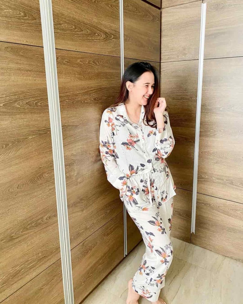 10 Pesona Meiza Aulia Coritha, Istri Eza Gionino yang Menawan - Dailysia