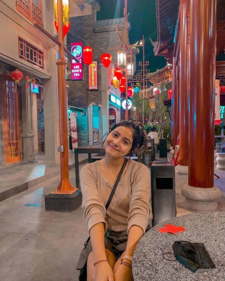 10 Potret Bulan Sutena, Seleb TikTok Manis dengan Segudang Bakat