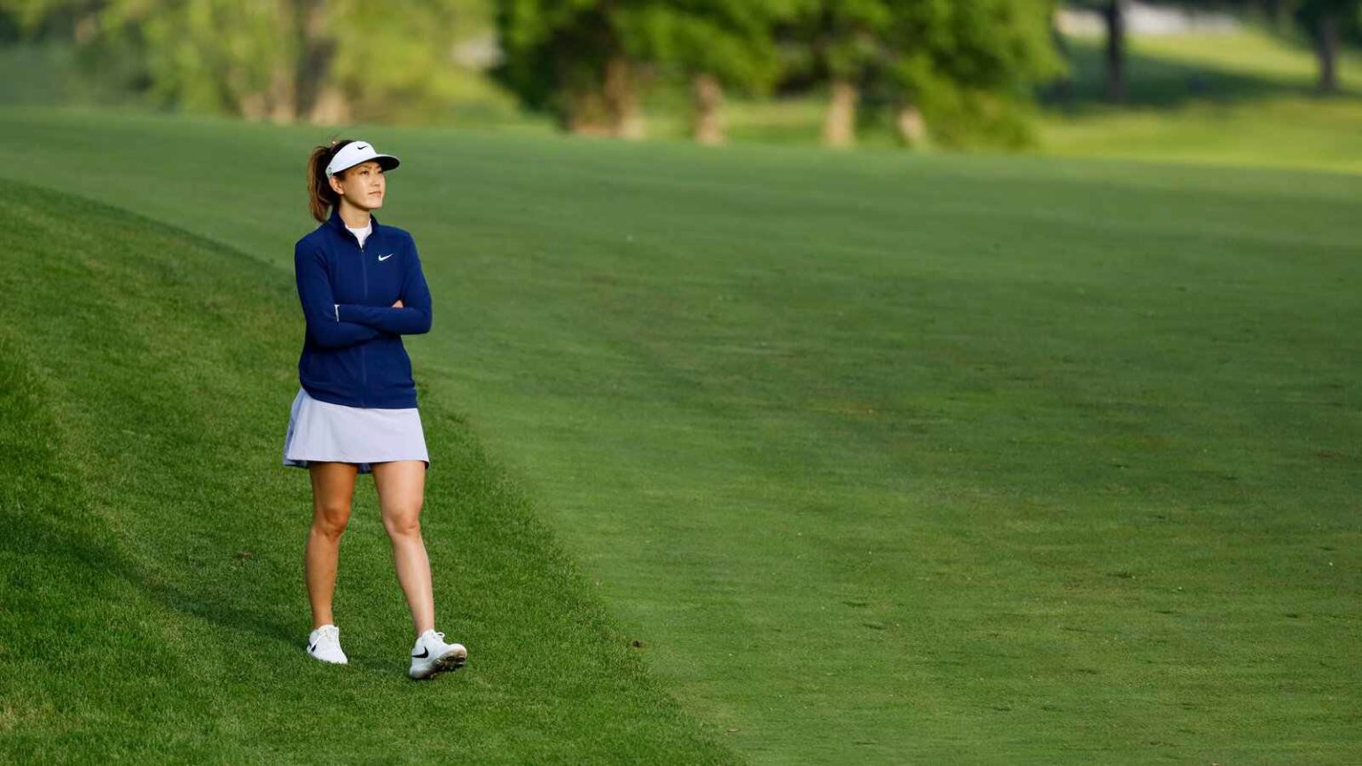 Si Cantik Caddy, Asisten Pemain Golf yang Berpenampilan Menarik - Dailysia