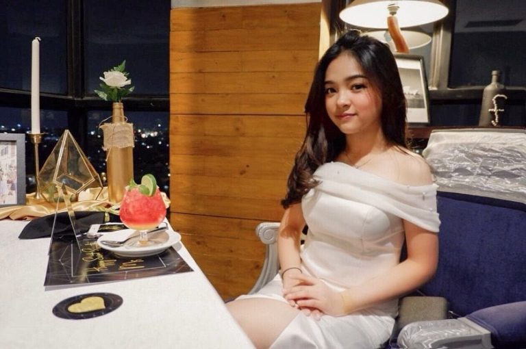 10 Potret Cantik Elsa Japasal, TikToker Manis Bersuara Merdu - Dailysia