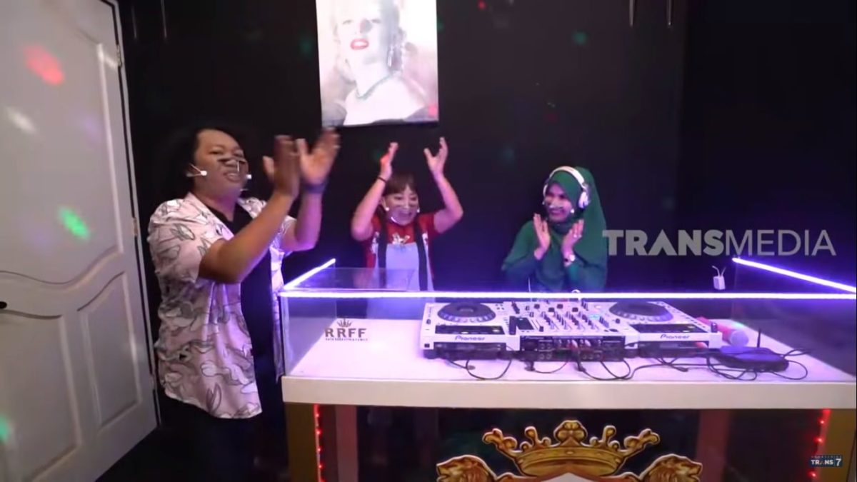 10 Potret Rumah Roro Fitria, Punya Ruang DJ Pribadi - Dailysia