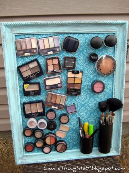 Praktis, 10 Tempat Makeup yang Bisa Kamu Bikin Sendiri - Dailysia