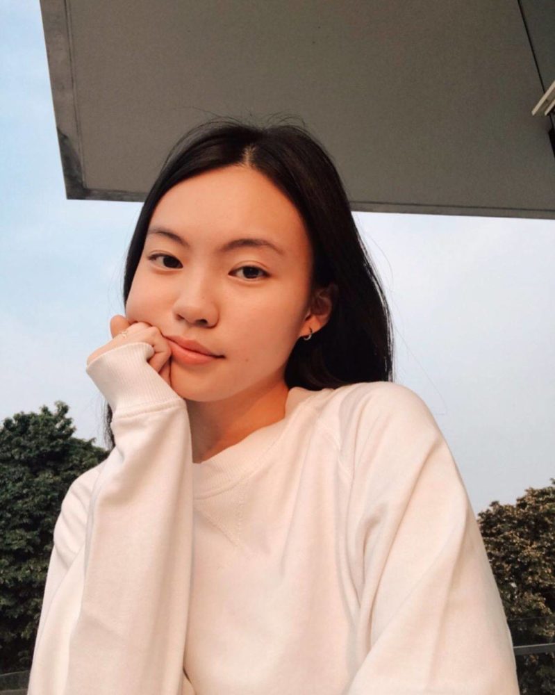 10 Pesona Erika Richardo, TikToker Berbakat yang Jago Melukis - Dailysia