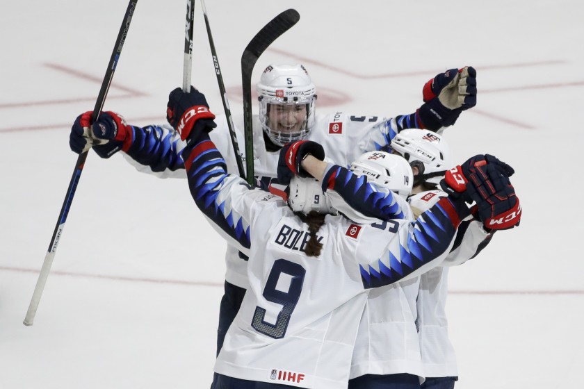 Hoki: Sejarah, Ukuran Lapangan, Aturan Permainan, dan Istilah Penting