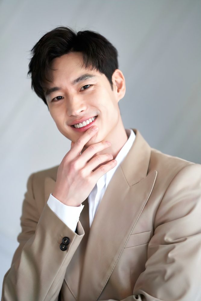 Lee Je Hoon - Biodata, Profil, Fakta, Umur, Agama, Pacar, Single, Drama