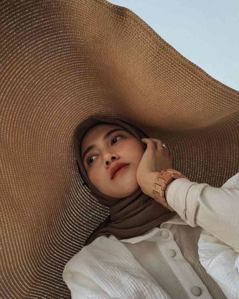 10 Potret Nisa Cookie, Influencer Gaya Hijab Stylish dan Modis - Dailysia