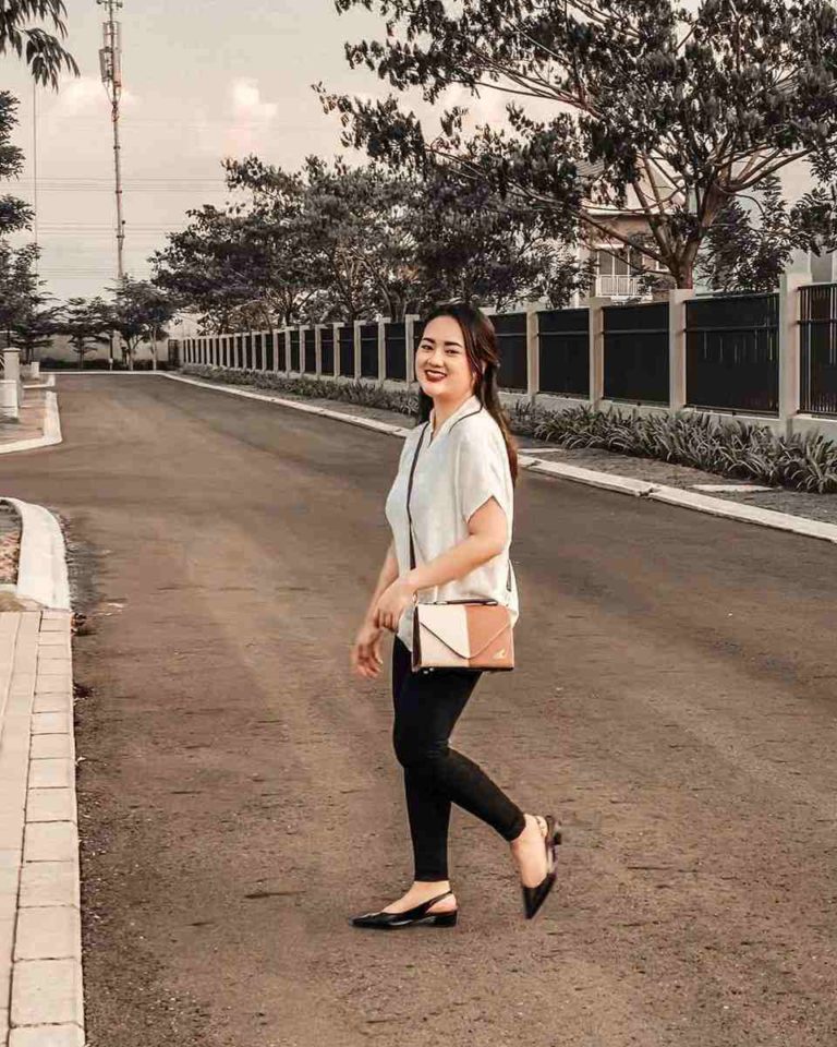 10 Potret Alifah Ratu Saelynda, Beauty Vlogger Panutan Para Acne Fighter